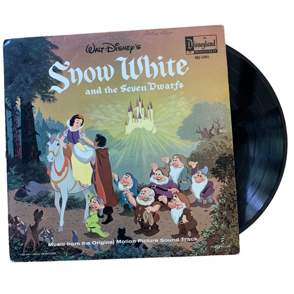 Disney | Media | Snow White And The Seven Dwarfs Original Disney Vinyl ...
